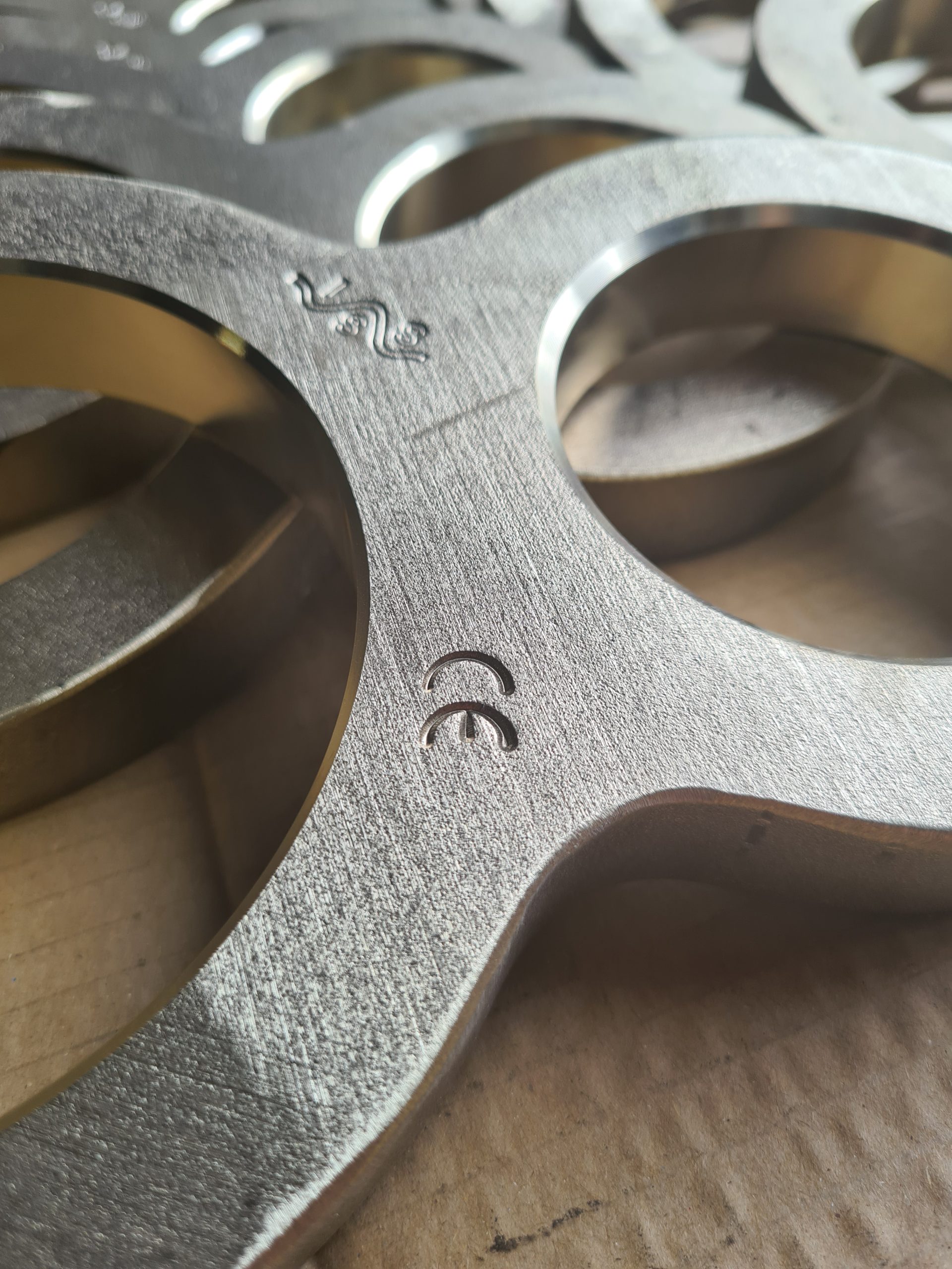 High Quality, Reliable Hose Lifters & Clamps